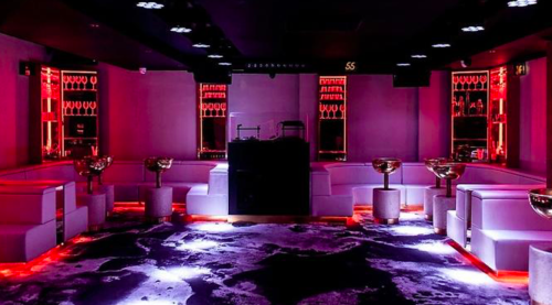 Privatisation/Location, Le Baron, Paris 08e