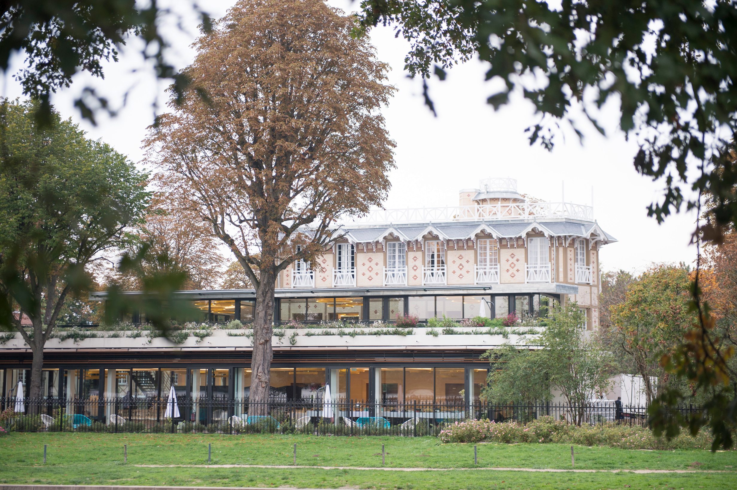 Privatisation/Location, Le Pavillon Royal, Paris 16e