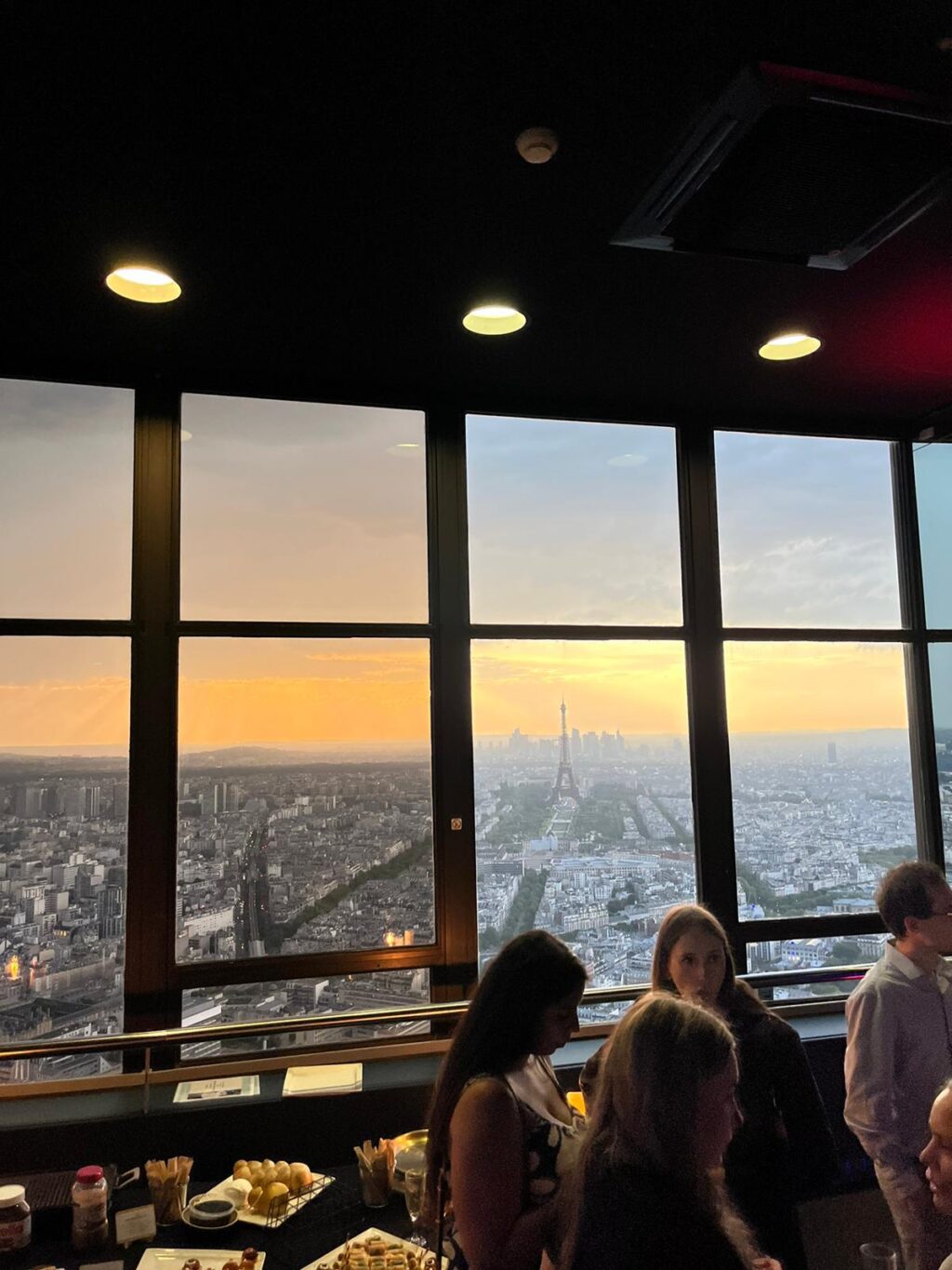 Soirée Kactus à la Tour Montparnasse : une expérience inoubliable avec ...